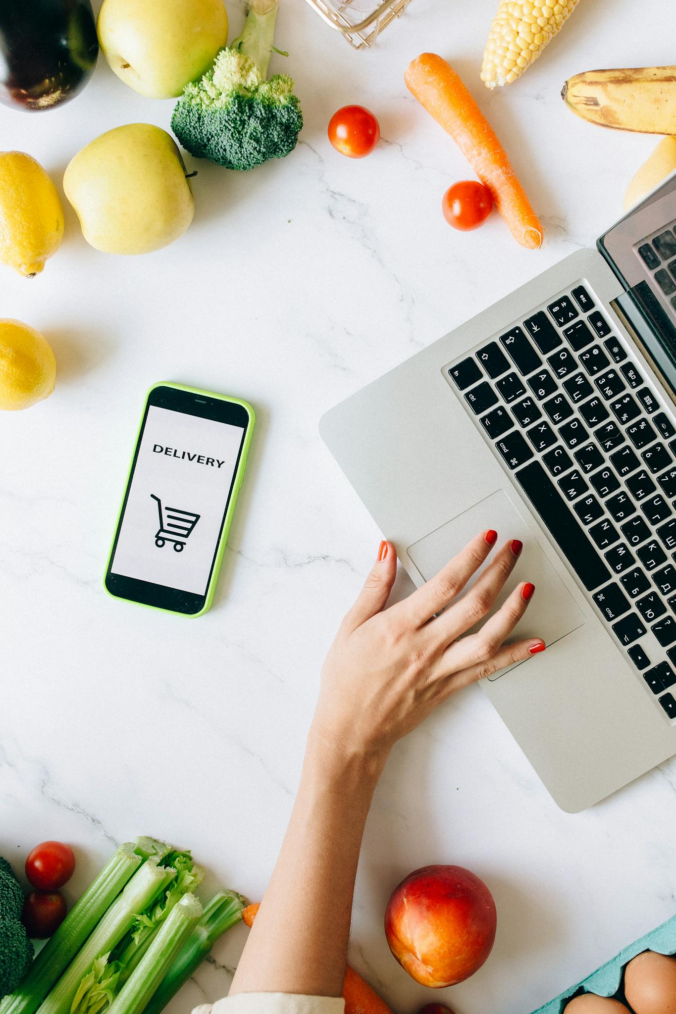How to Shop Healthy on a Budget, According to a Dietitian - Nutrimental
